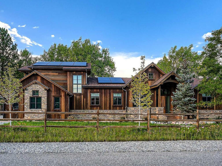 Romantic gardens and wellness retreats top summer's home design trends