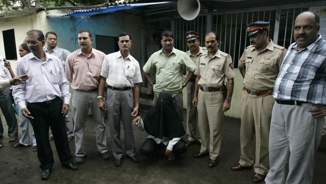 Mumbai eatery cook arrested over alleged roti-spitting incident