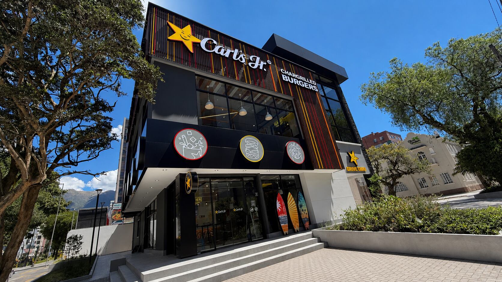 Carl’s Jr. Ecuador inaugura su restaurante número 30 y su primer ...