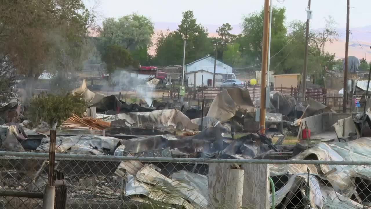 Mountain Home fire displaces neighbors, injures 6 officers