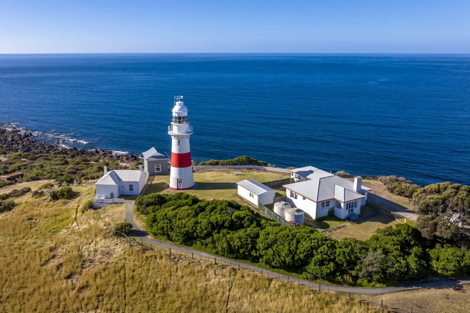 170-year-old lighthouse takeover up for grabs in rare offer to Aussies