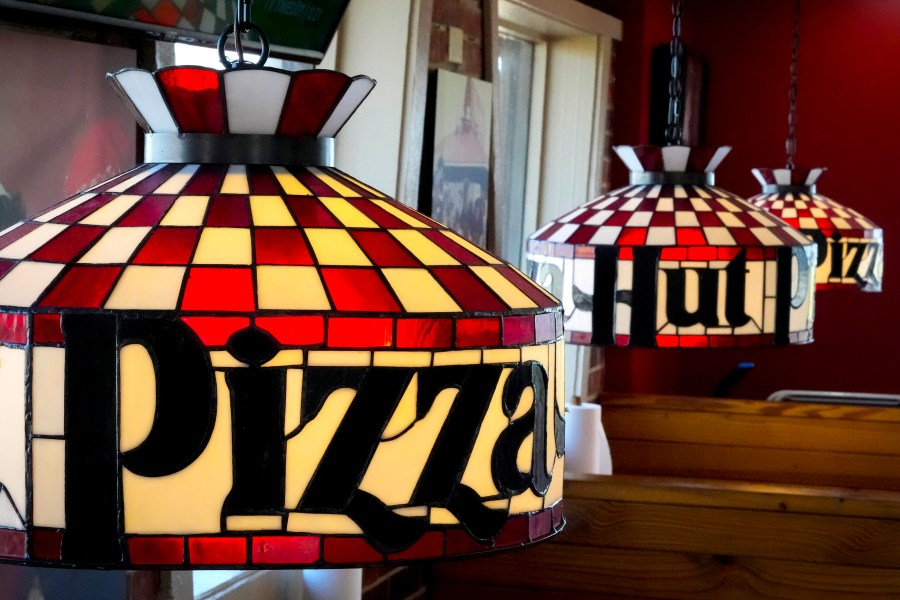 These St. Louis area Pizza Huts set to bring back 80s/90s retro vibes