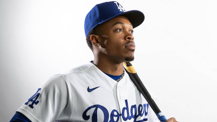 Dodgers top prospect's viral injury incident with bat dog is about to ...