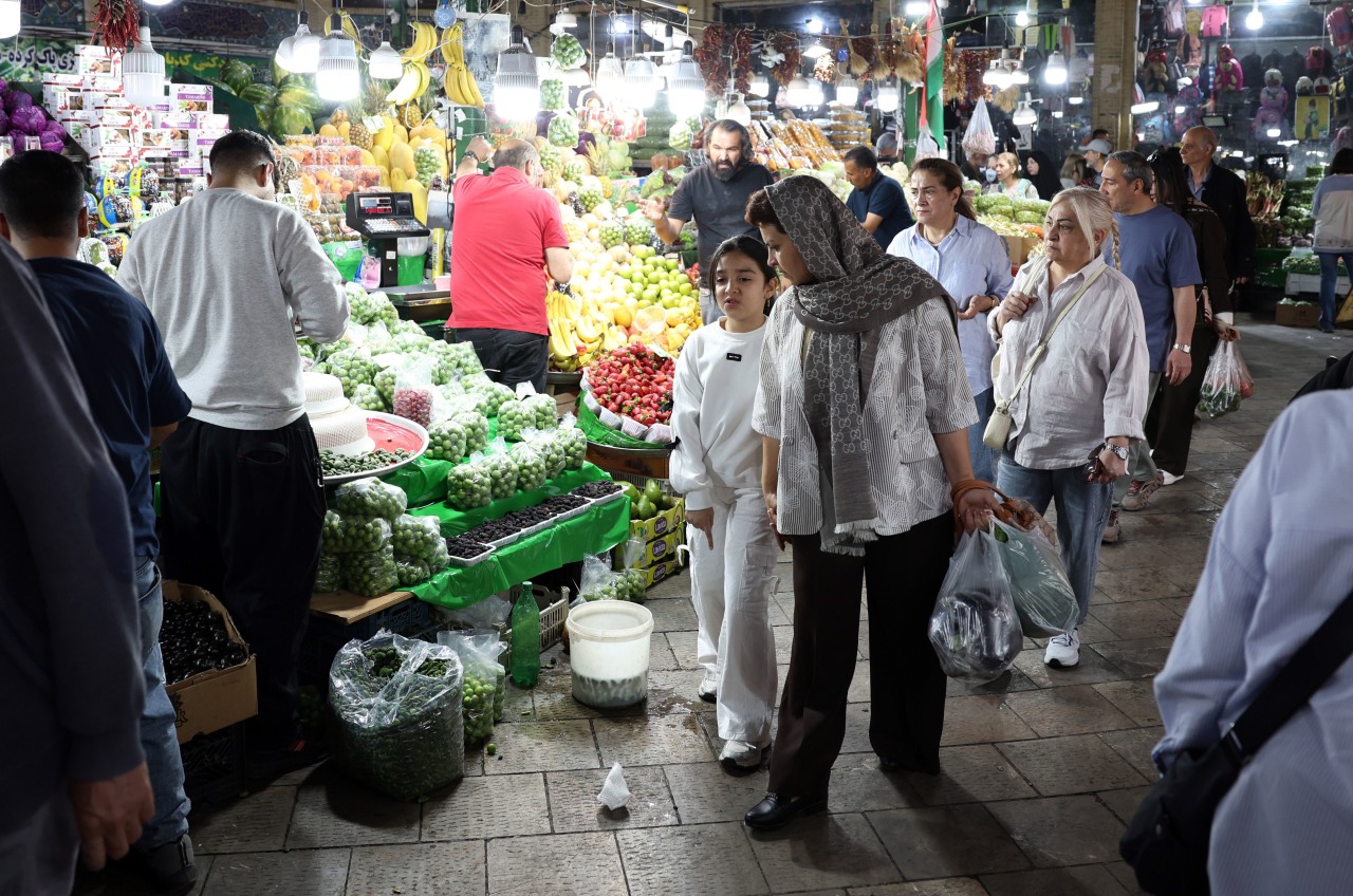 How long can Iran withstand the economic pain of the US blockade?