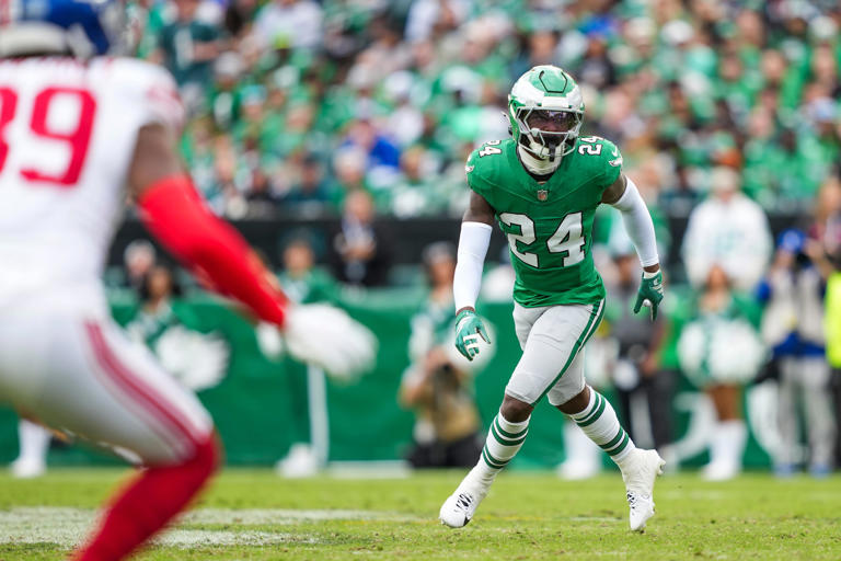 Andrew Mukuba takes another step toward his Eagles return