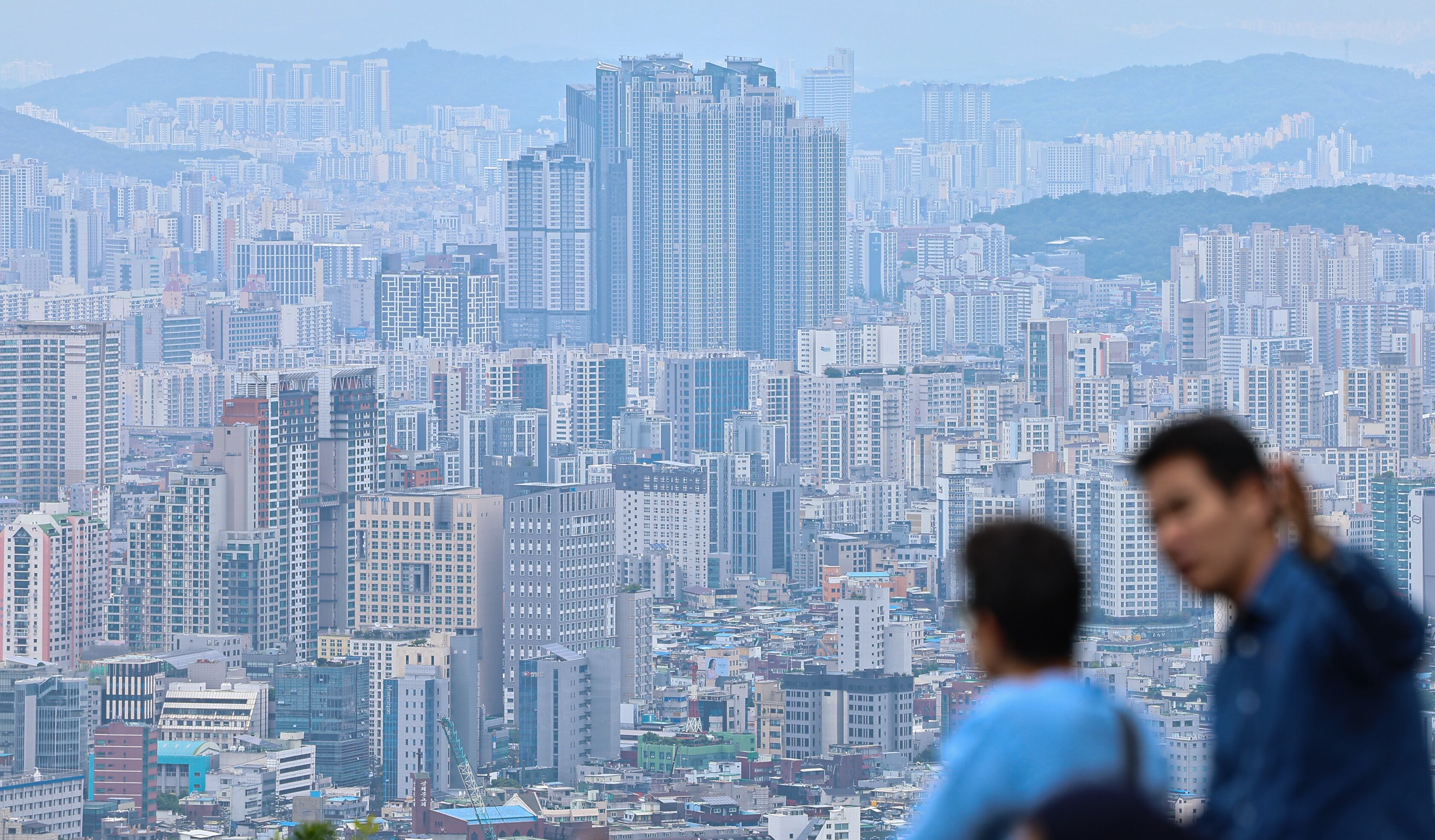 Seoul apartment prices rise 0.25%, slowing amid high asking prices