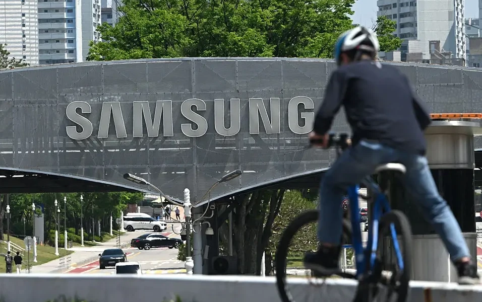 Samsung averts strike with record profit-sharing deal