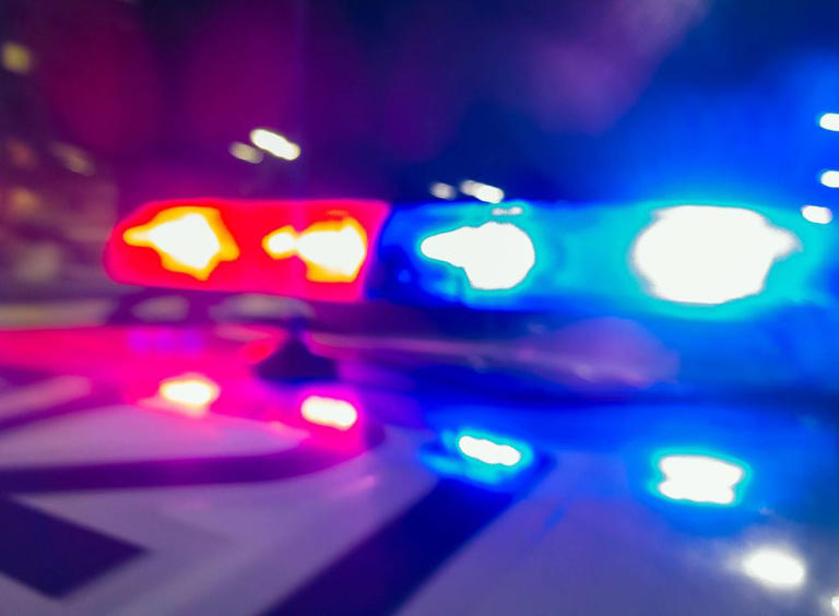 Shooter at large after critically wounding 15-year-old in Mayfair