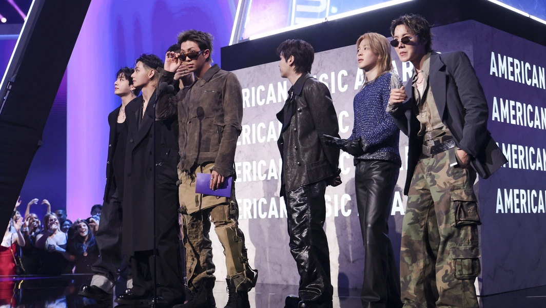 BTS scores triple win in high-profile AMAs return