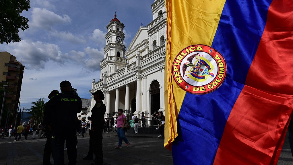 Petro faces election interference probe days before Colombia vote