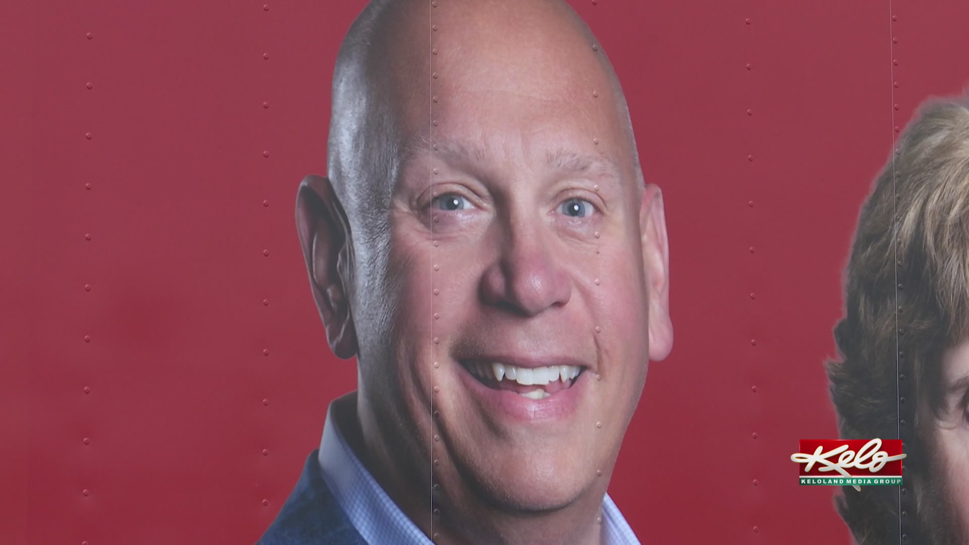Hy-Vee honors employee by featuring them on semi-truck