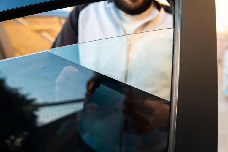 How to remove auto window tint