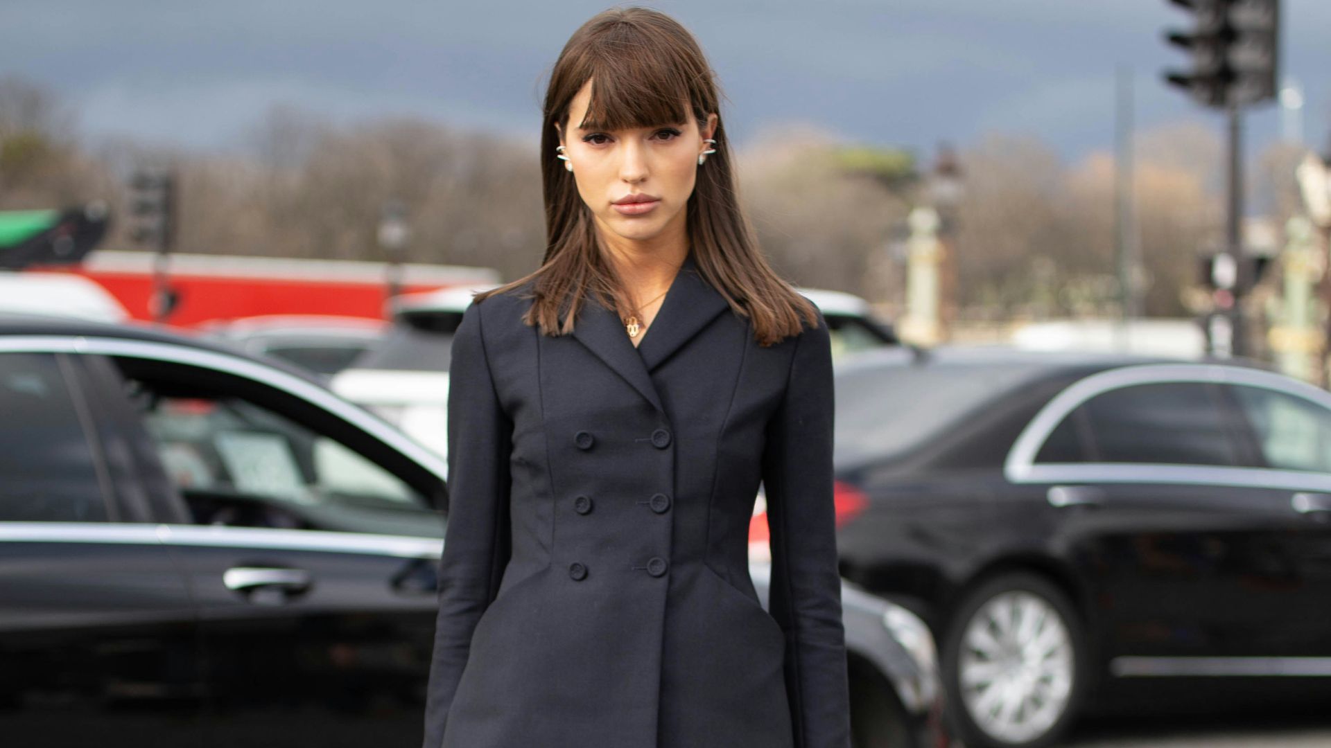 20 things women wear that make people act more polite