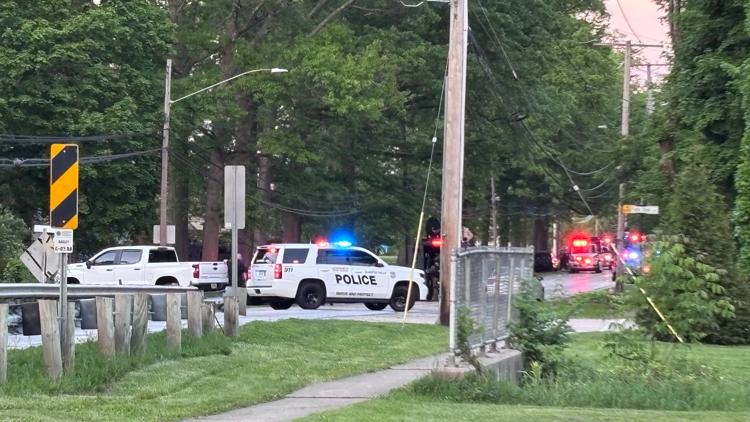 Heavy police presence, standoff in Olmsted Falls; residents asked to ...