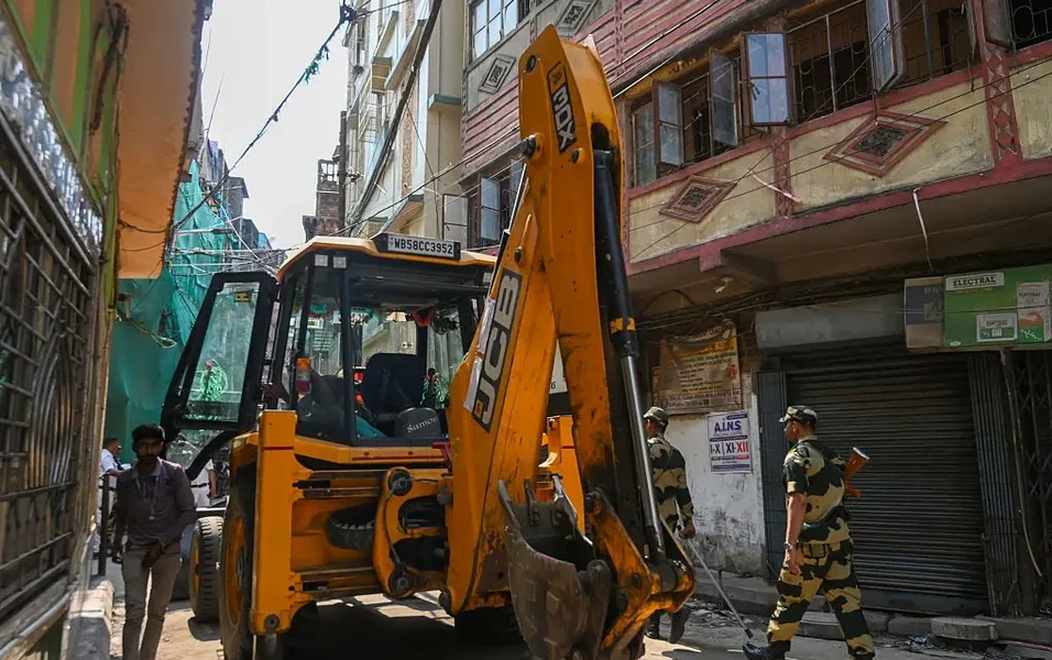 Beleghata residents await KMC decision after demolition hearings