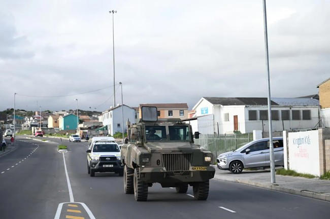 Residents tell Mashatile gang violence still terrorising Tafelsig ...