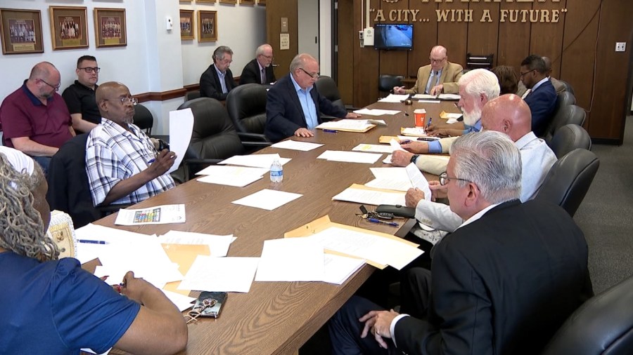 Warren councilwoman introduces ordinance to permanently ban data centers