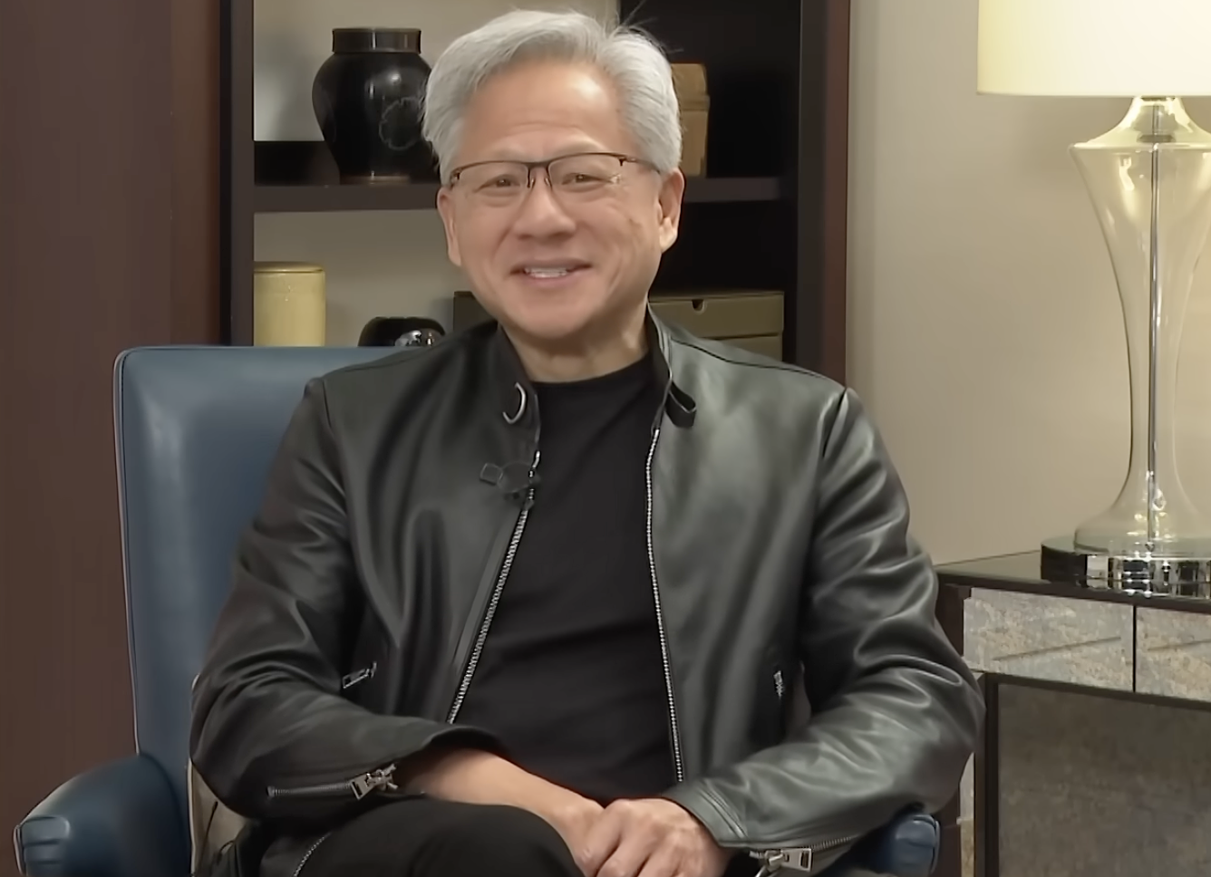 Jensen Huang 'ngày nào cũng phê bình' nhân viên