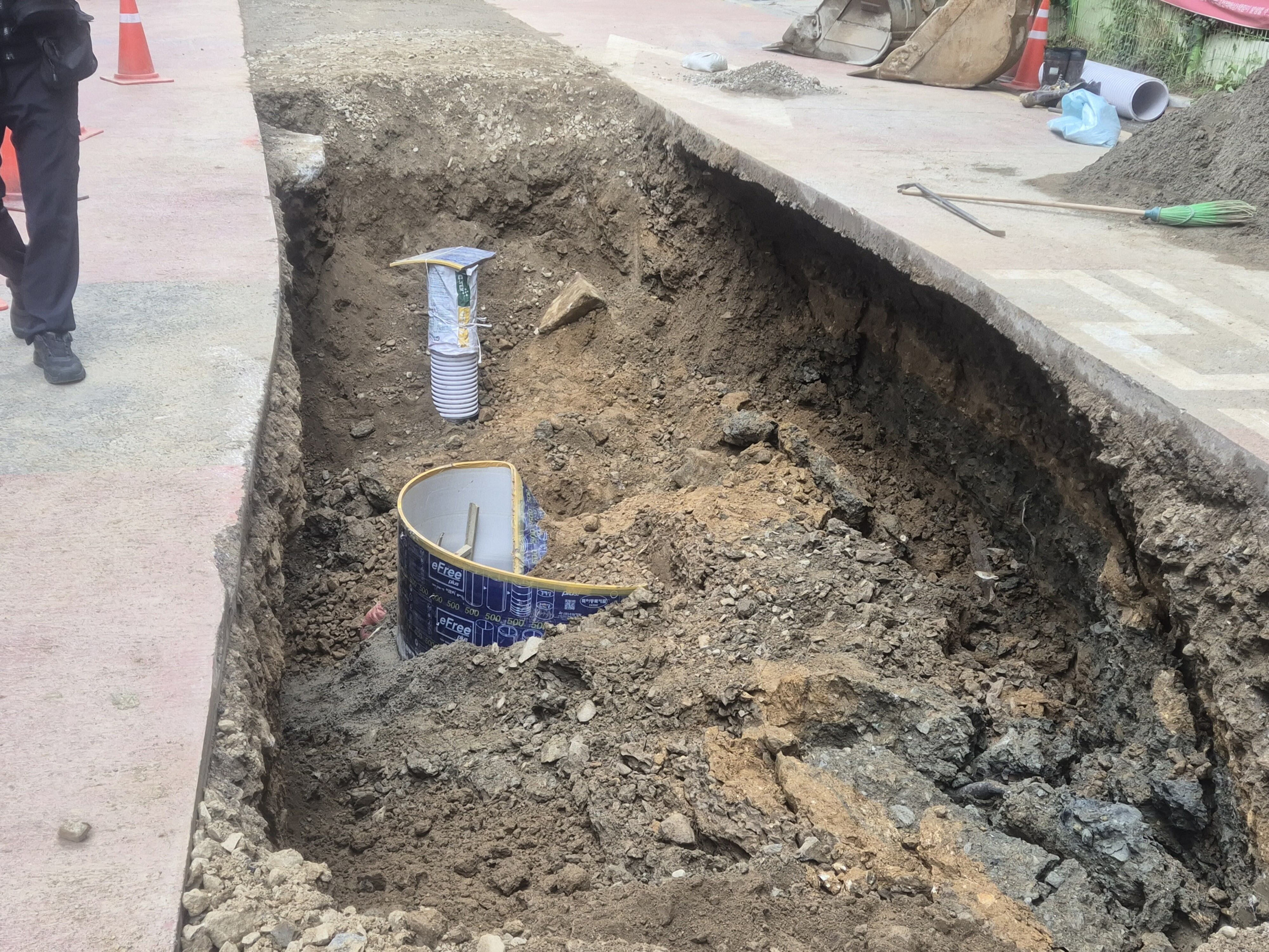 Site manager booked for fatal sewer accident negligence