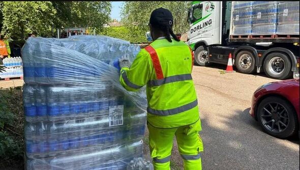 UK water shortage hits 11 areas - huge queues at emergency stations