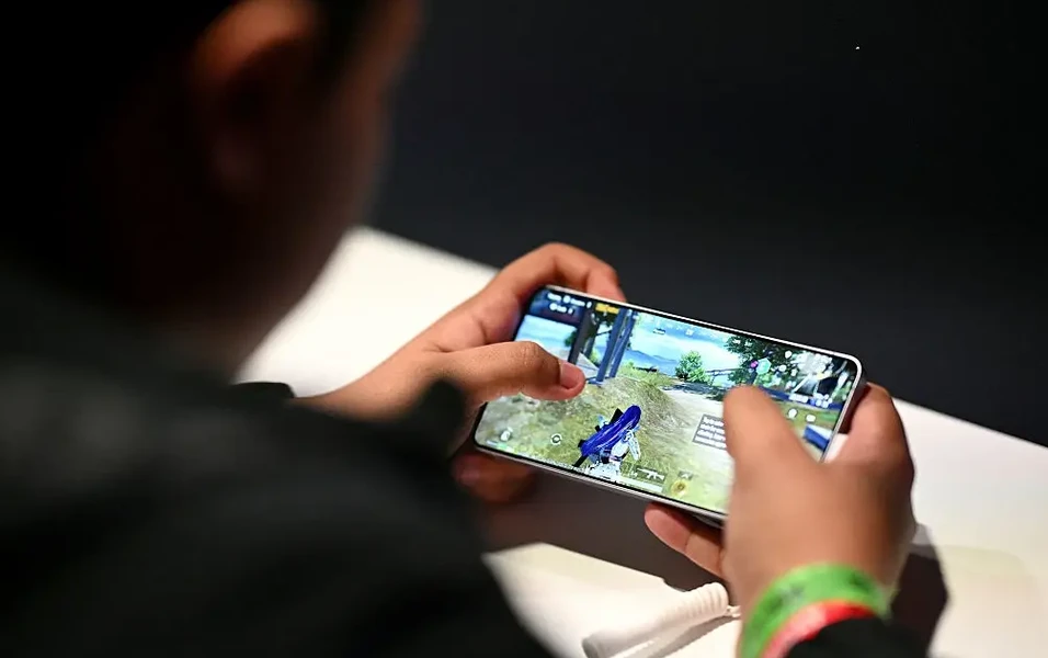 Gaming phones evolve into full-fledged portable consoles