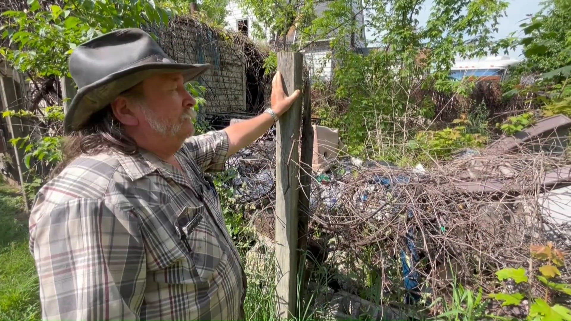 North Toledo resident calls for action on overgrown properties along ...
