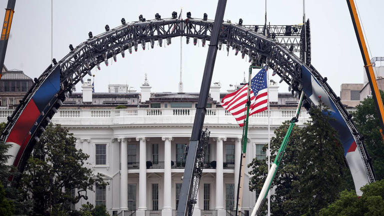 Trump proposes keeping UFC octagon on White House lawn indefinitely ...