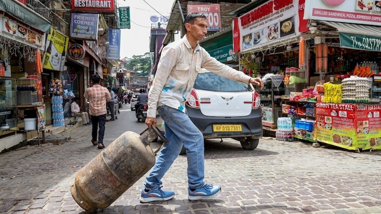 LPG, CNG, PNG rates today, May 28: Check latest prices in Delhi, Mumbai ...