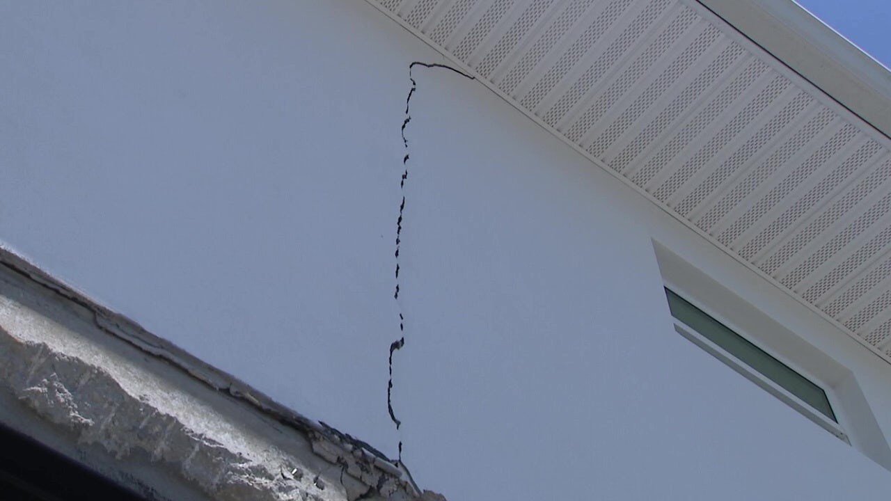 Manasota Key home elevation: Couple reports cracks and damage, delays ...