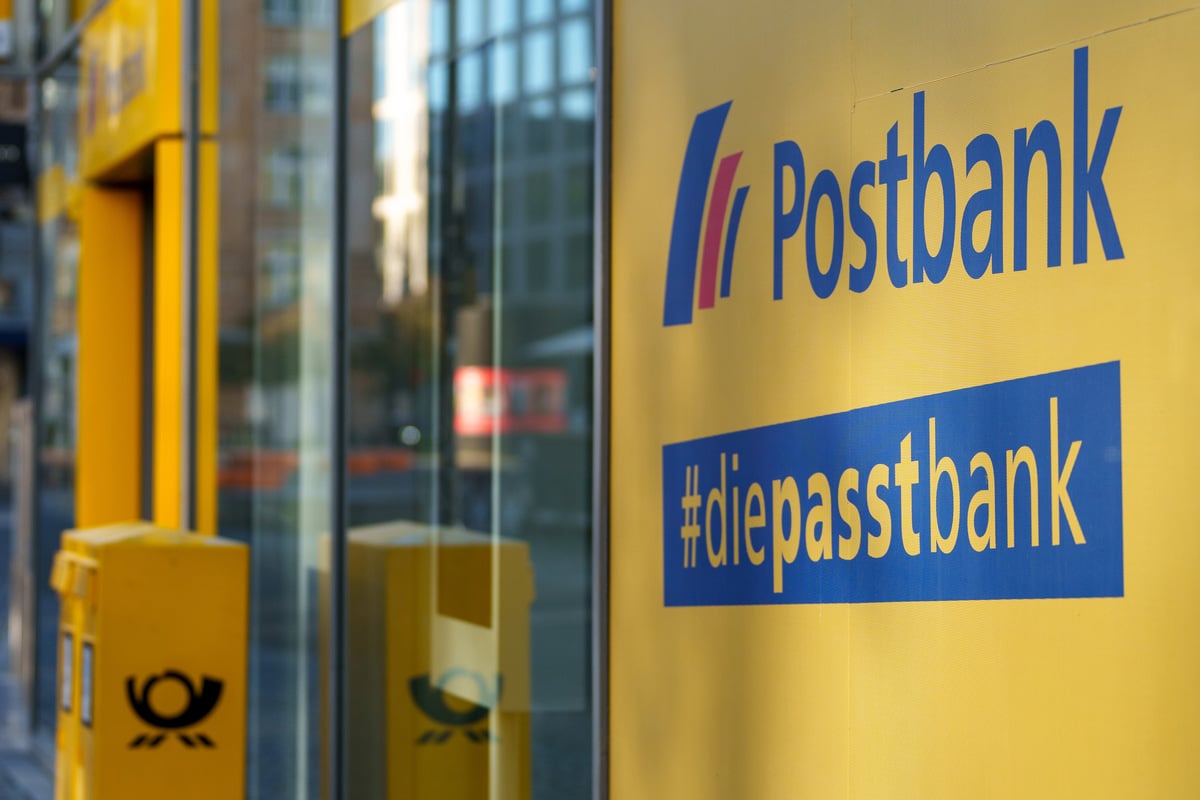 Warnstreiks bei der Postbank: Auch der Osten betroffen, Kundgebung in ...