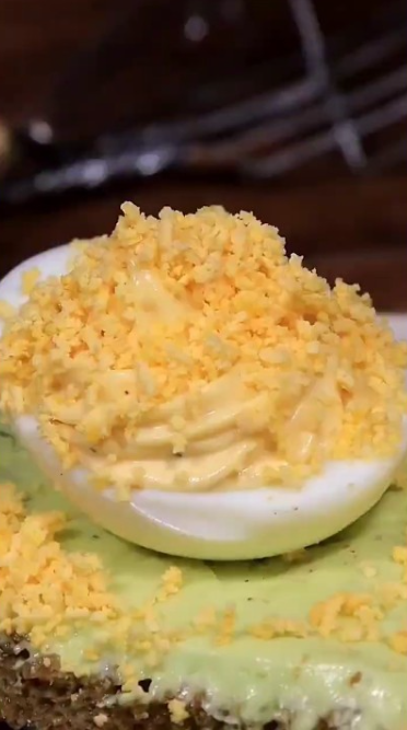 Elegant avocado butter appetizer
