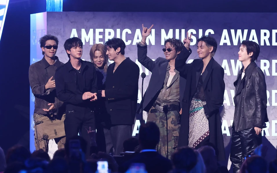 BTS scores triple win in high-profile AMAs return