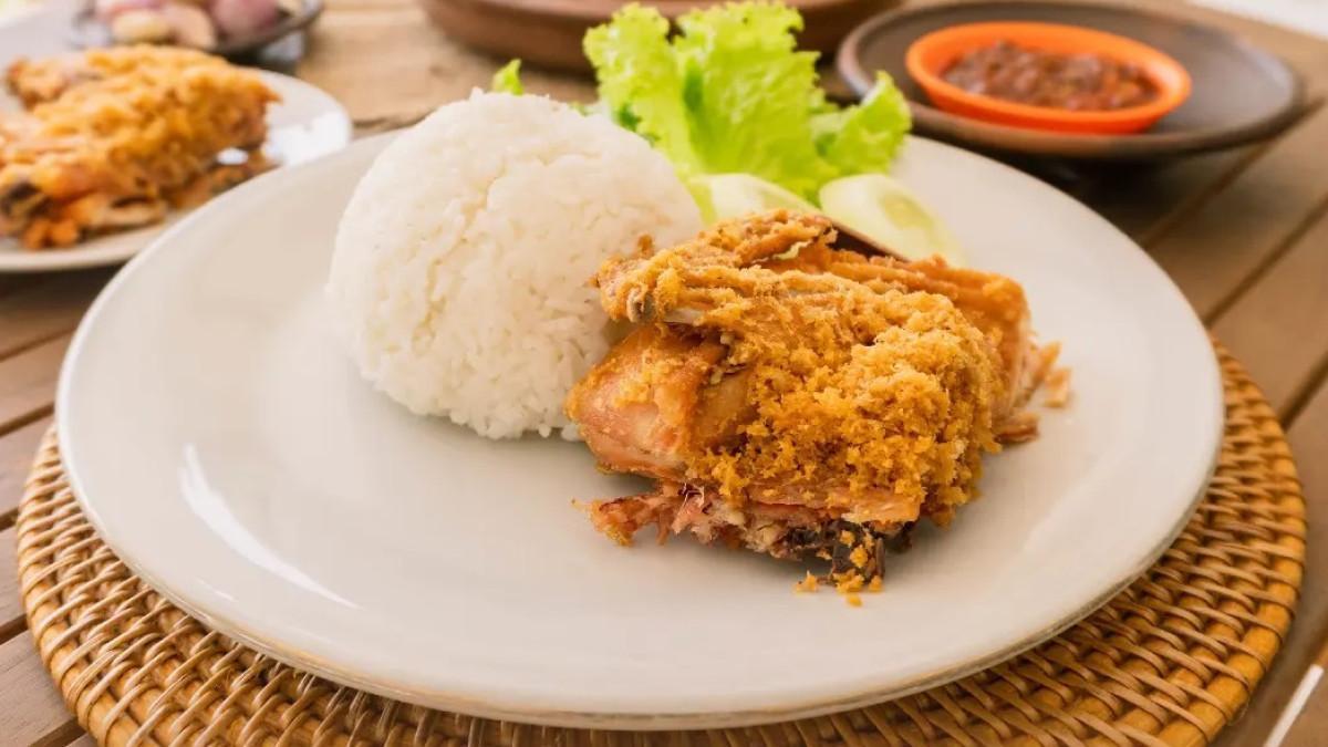 Deretan ayam goreng enak di Bekasi, Jawa Barat yang cocok untuk menu ...