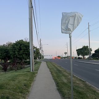 Ask Axios: What's up with the covered signs across Des Moines?