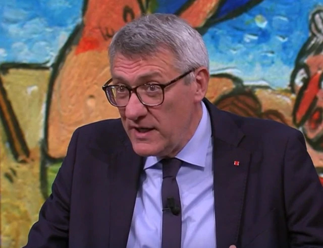 Maurizio Landini attacca la Meloni dopo gli applausi di Confindustria ...