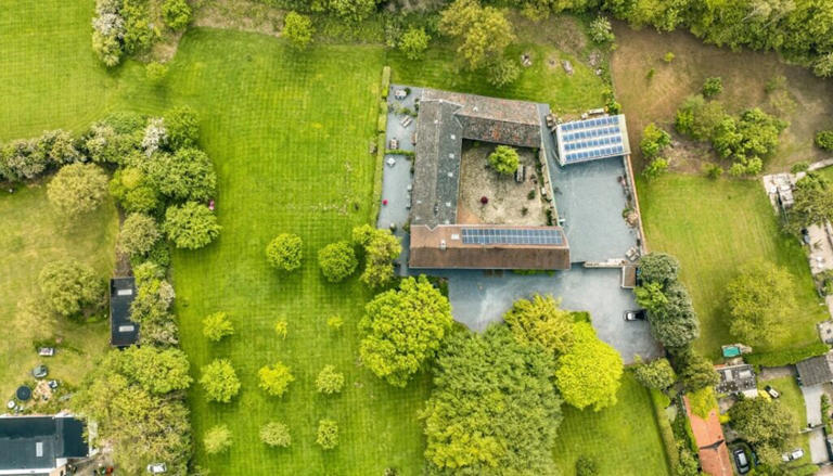 Dé Funda-droom: woonboerderij met B&B en wijnkelder lijkt zo uit ...