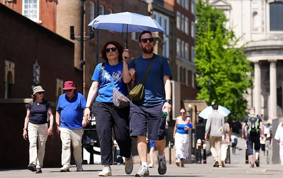 MHRA warns heatwave could compromise medicines and eye safety