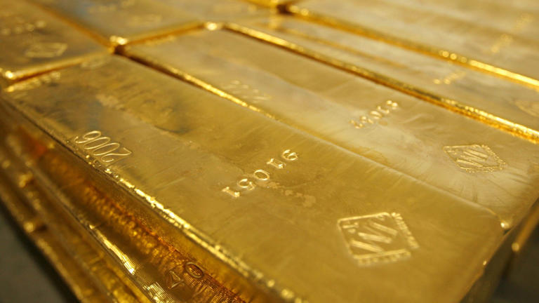 Feds seize $40M in gold bars, cash, Rolexes from former CIA official ...