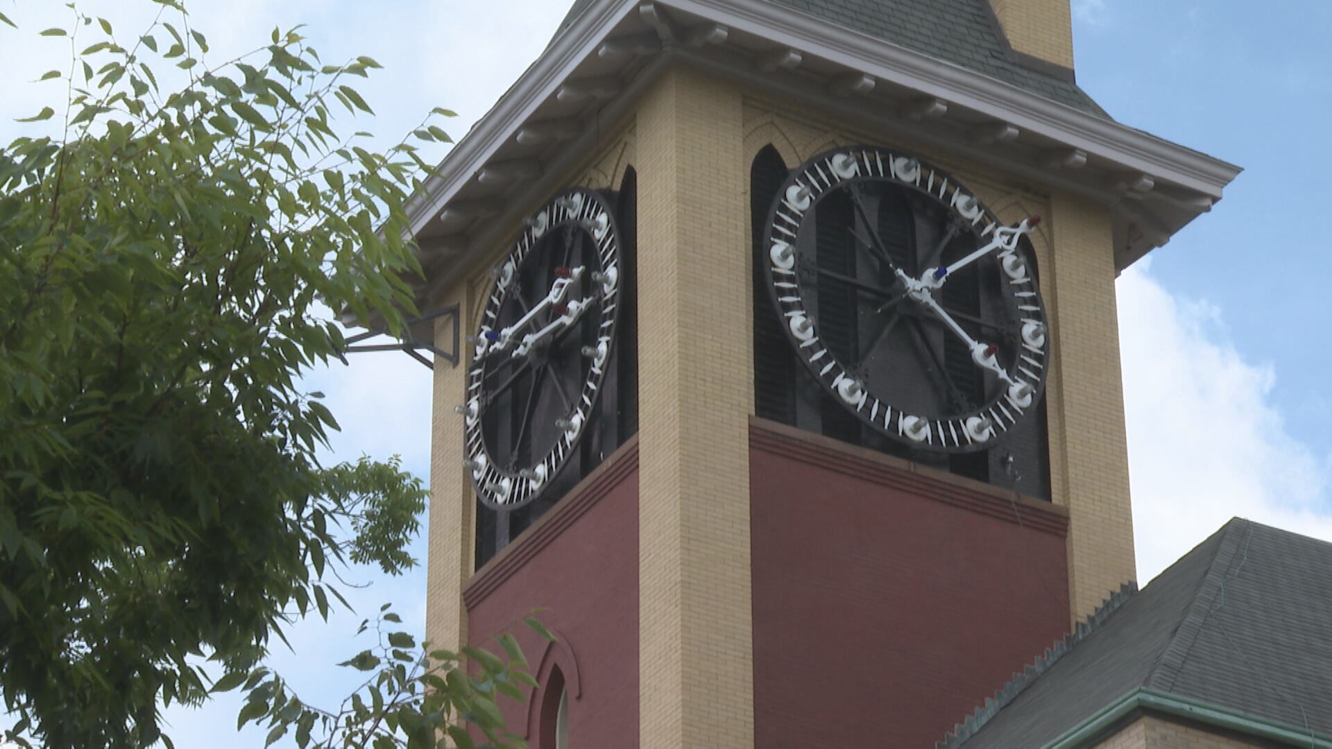 Time stands still at New Bern City Hall as iconic clock awaits repair