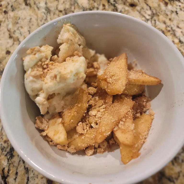 Apple crisp with vanilla ice cream