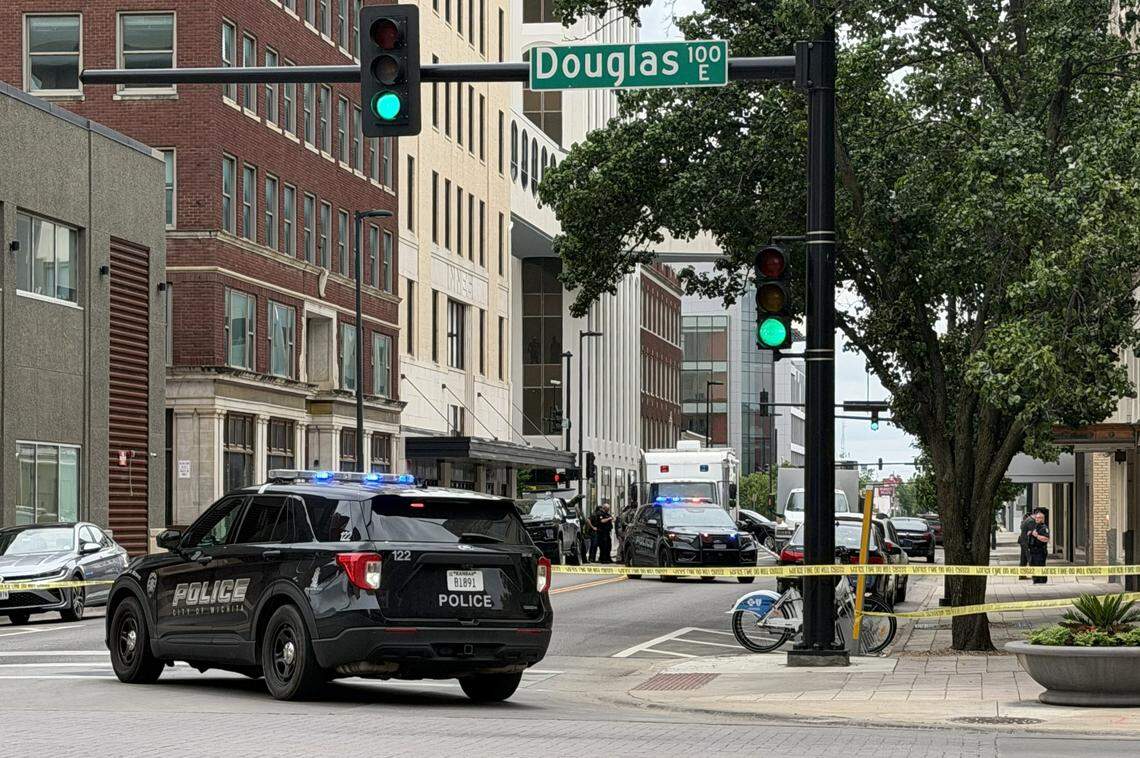 Update: Bomb squad called over protest flyers left outside Sen ...