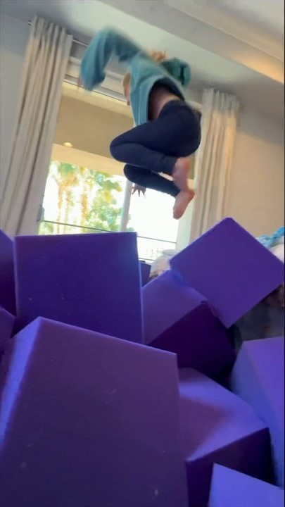 Dad turned kid’s room into foam pit!
