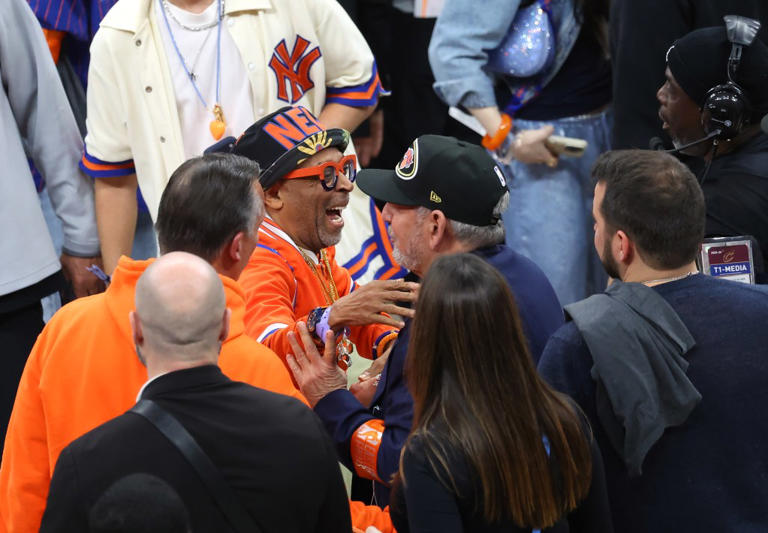 Knicks owner James Dolan and Spike Lee heal feud during Game 4