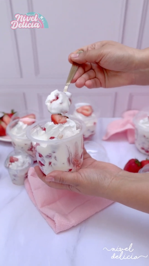 Fresas con crema rápidas y deliciosas