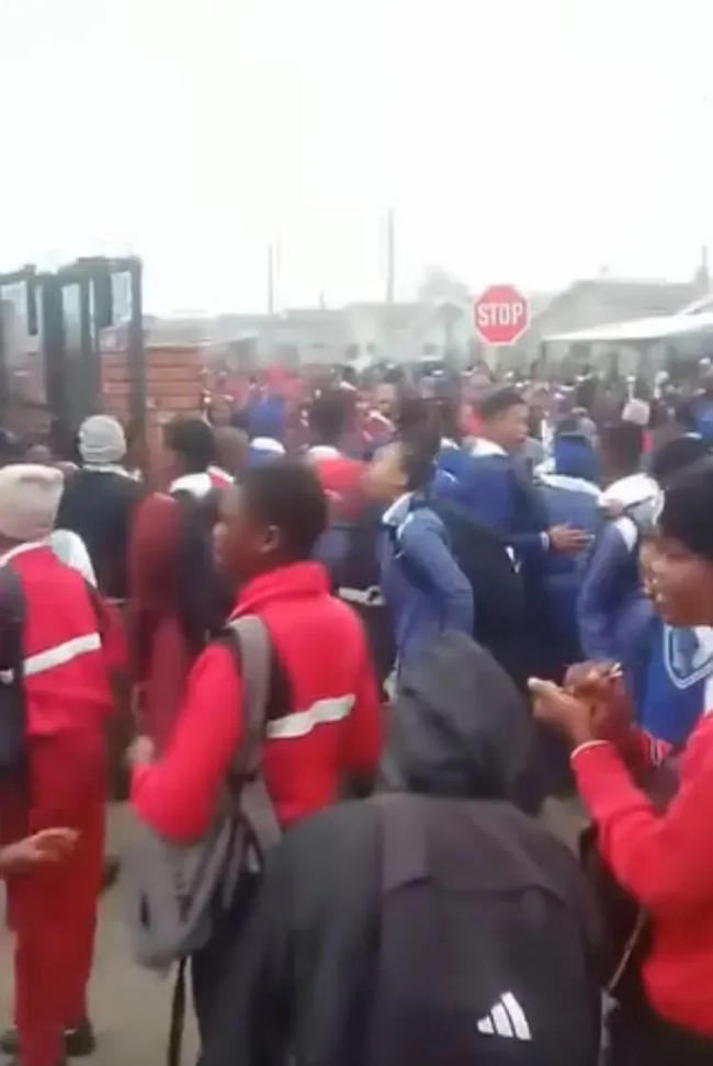 Rioting learners demand foreign nationals leave Kraaifontein schools