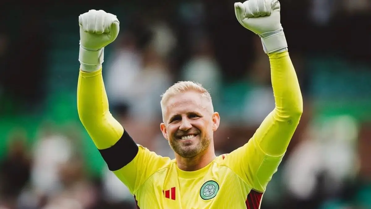 Kasper Schmeichel pensiun: cedera bahu akhiri karier kiper Celtic di ...