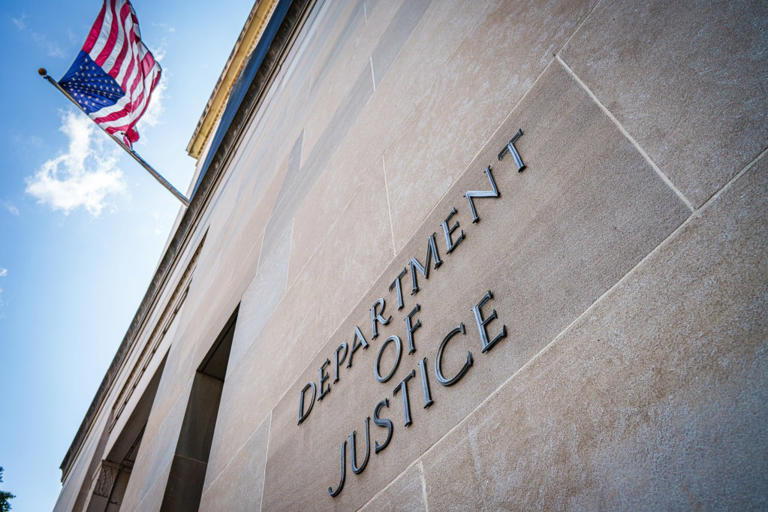 NYC man hired by Iranian regime to 'stalk and murder' dissident ...