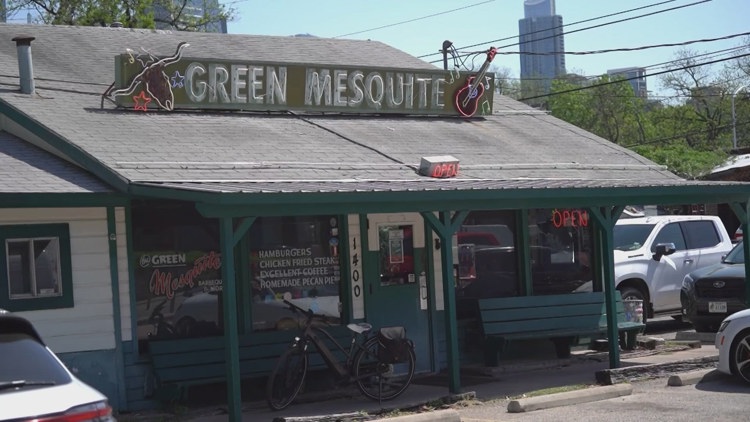 Community mourns South Austin man struck by tree on restaurant patio