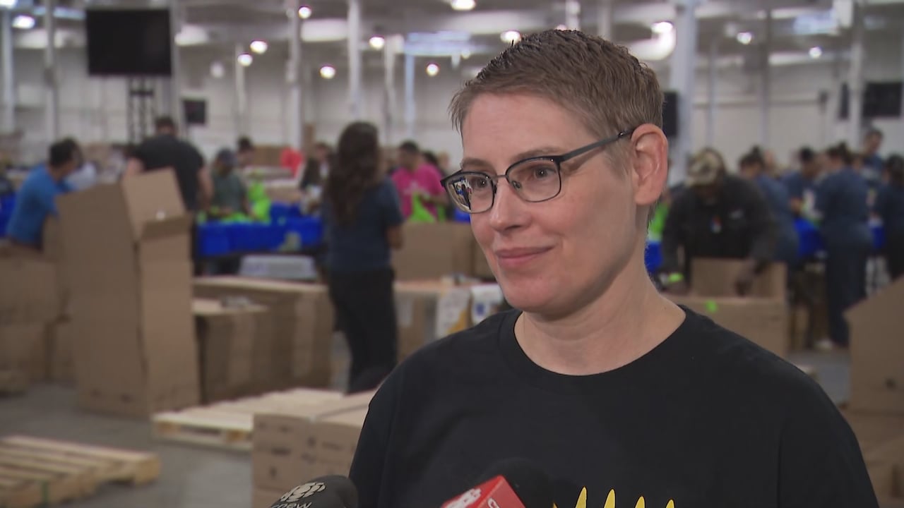 Volunteers in Mississauga put together more than 200,000 healthy food ...