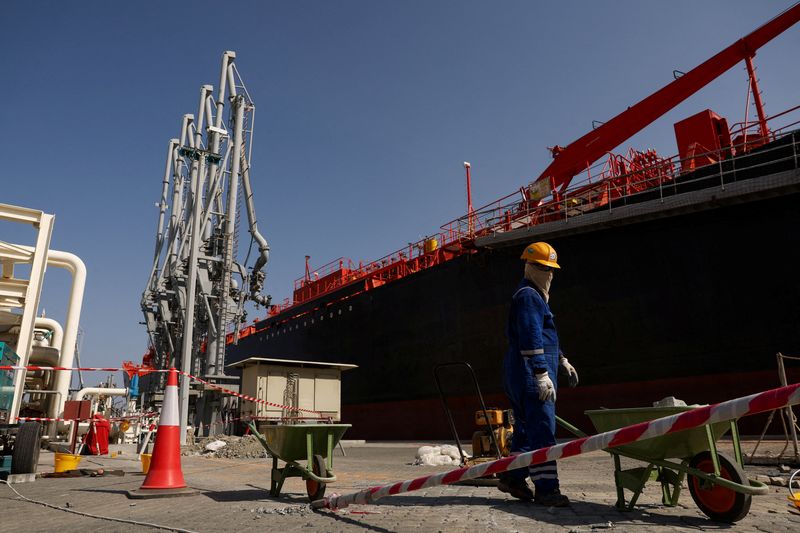 Oil prices settle in mixed direction on conflicting reports of US-Iran ...
